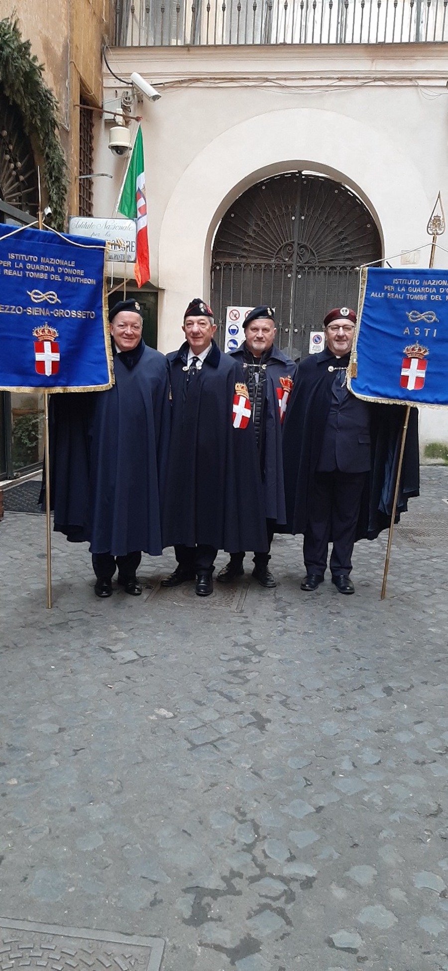 Le Guardie d'Onore alle Reali Tombe del Pantheon compiono 147 anni: la ...
