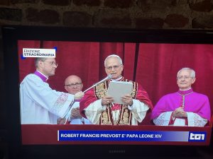 Il cardinal Robert Prevost è papa Leone XIV: "La pace sia con tutti voi ...